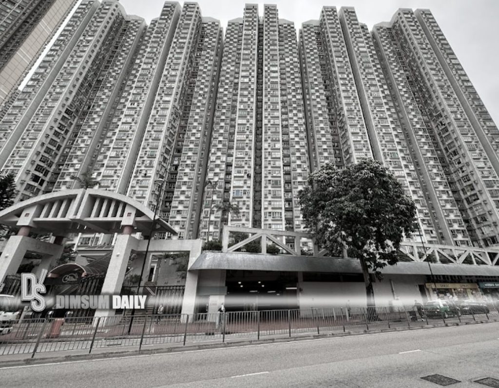 Fire incident at Lido Garden in Sham Tseng, 20 residents evacuated, two ...