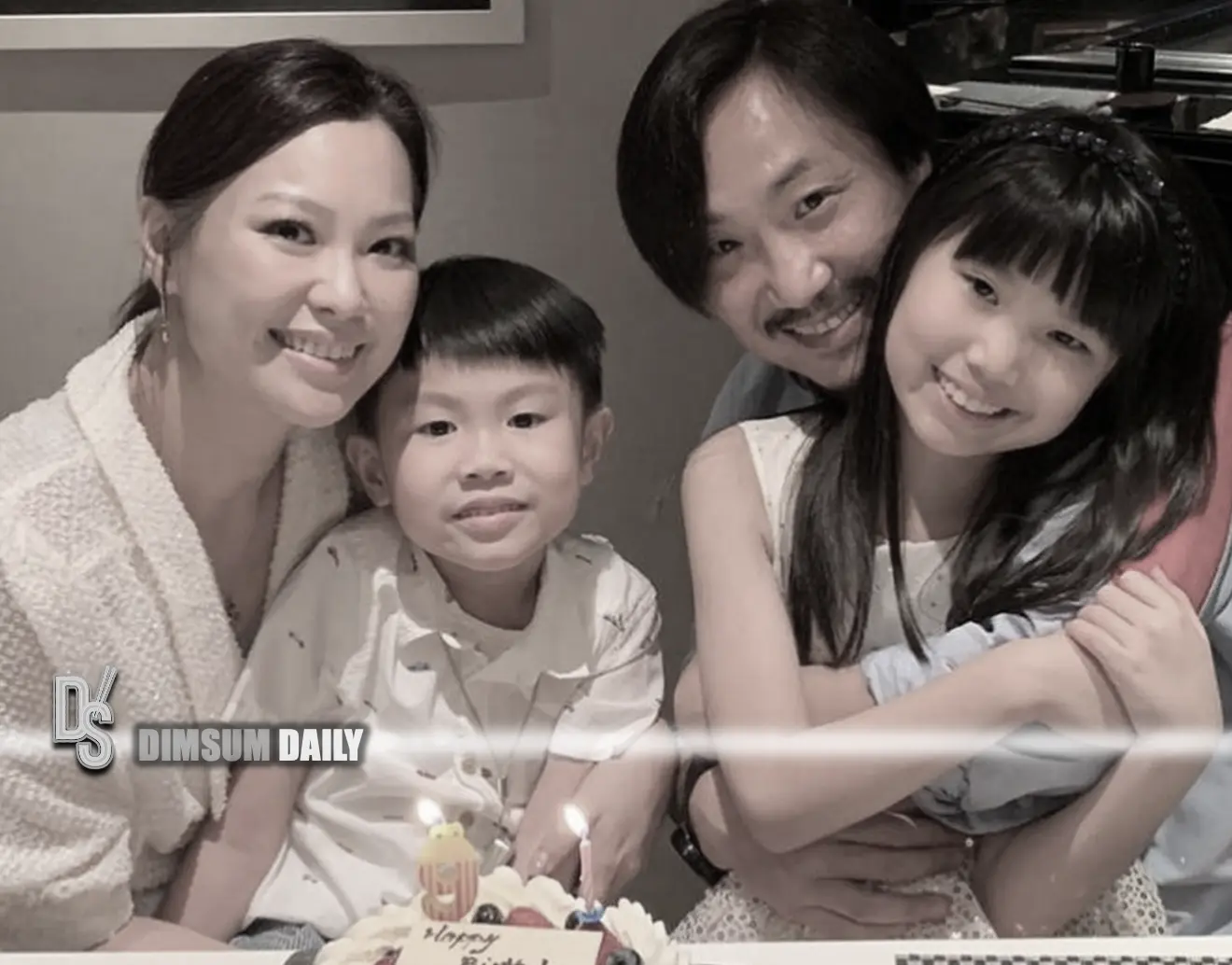 A glimpse into the Hong Kong actor Ronald Cheng's private life and ...