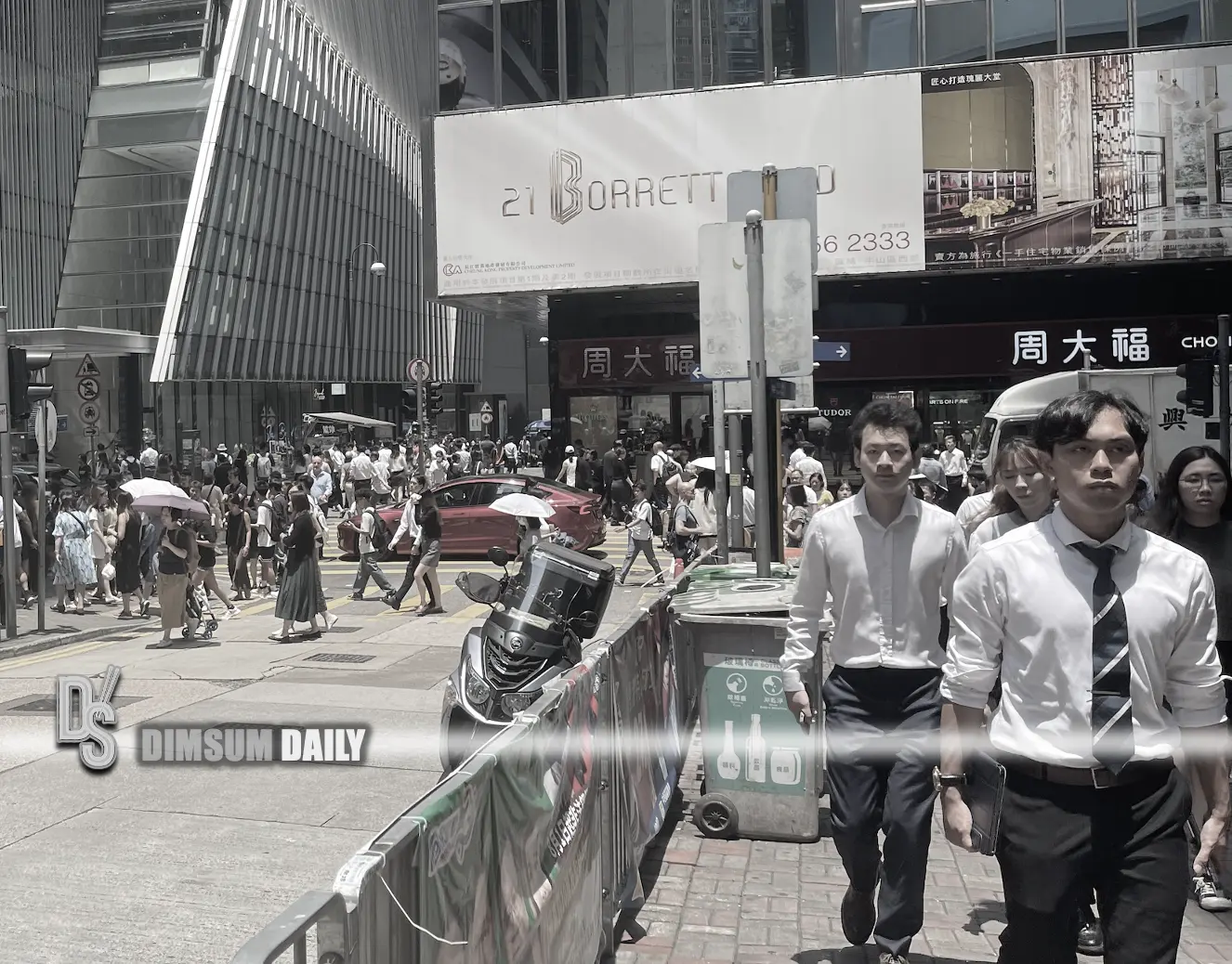 Mainland Chinese flock to Hong Kong's booming insurance industry