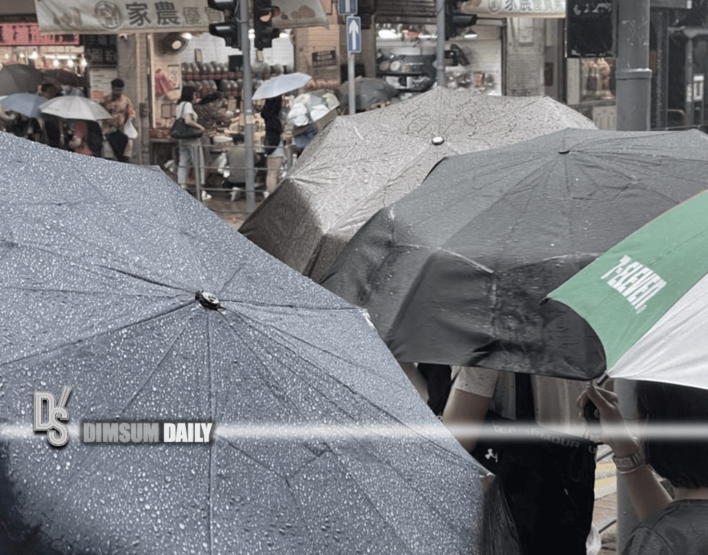 Amber Rainstorm Warning Signal issued by HK Observatory at 5.35am ...