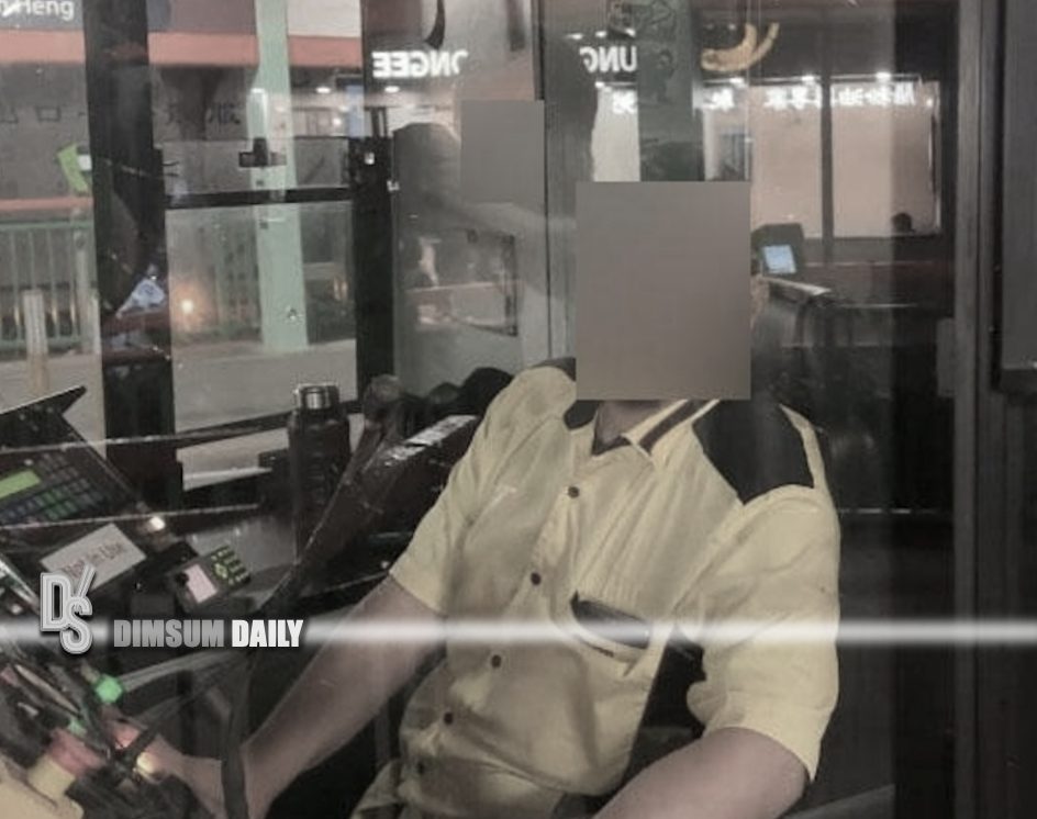 Passenger injured by MTR Light Rail doors films confrontation with ...