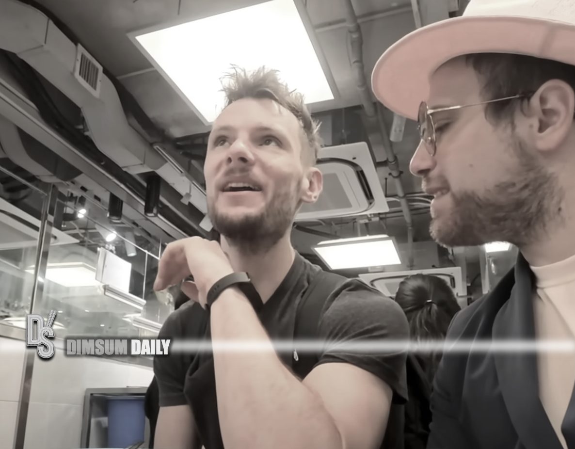 Italian and Australian YouTubers face rude treatment at Kau Kee ...