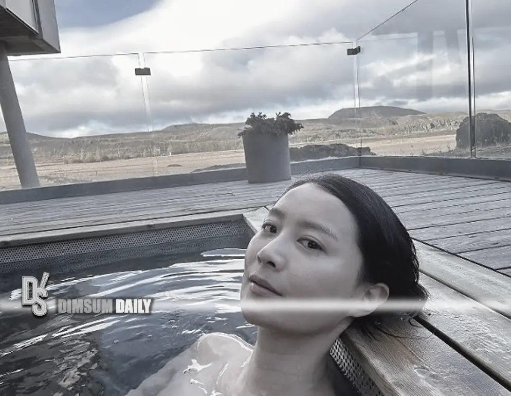 Hong Kong Actress Fala Chen Enjoys Romantic Getaway In Iceland