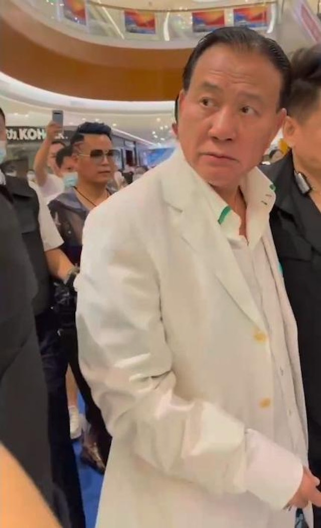 Veteran Hong Kong actor Alex Man appears slimmer yet energetic in ...