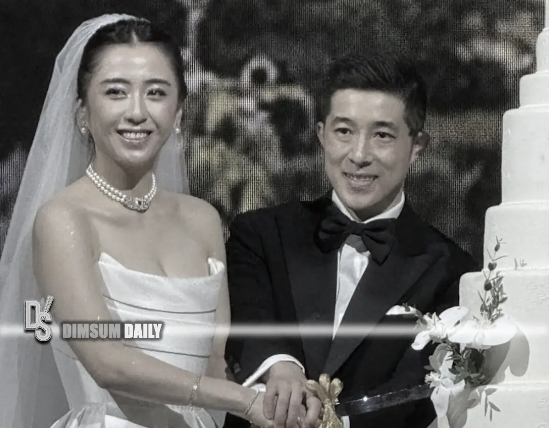 Emotional scenes at veteran actor Kent Tong's daughter's wedding as ...
