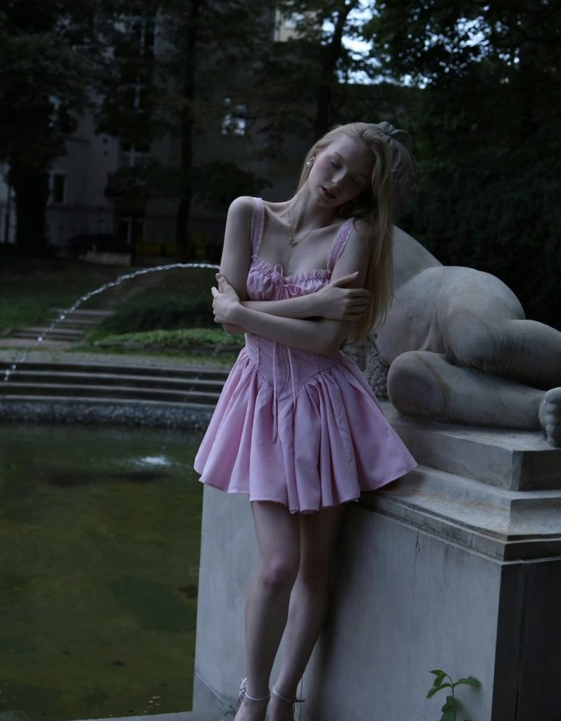 Ukrainian beauty Yulia, 18, makes transcontinental journey to marry ...