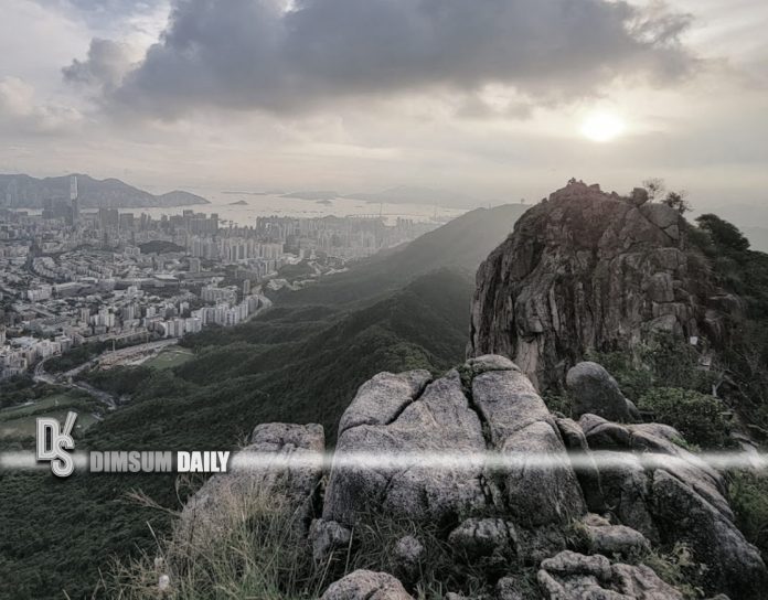 Hiker rescued after falling 20 metres at Lion Rock Country Park