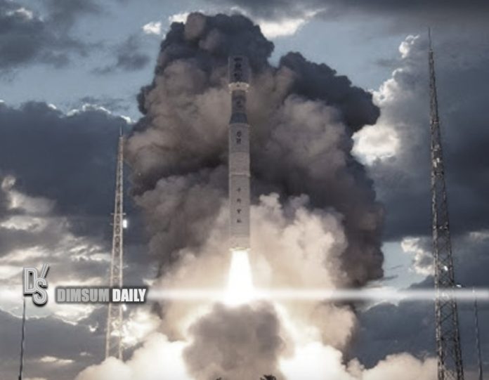 China successfully launches Lijian-1 Y5 rocket, deploying 15 satellites