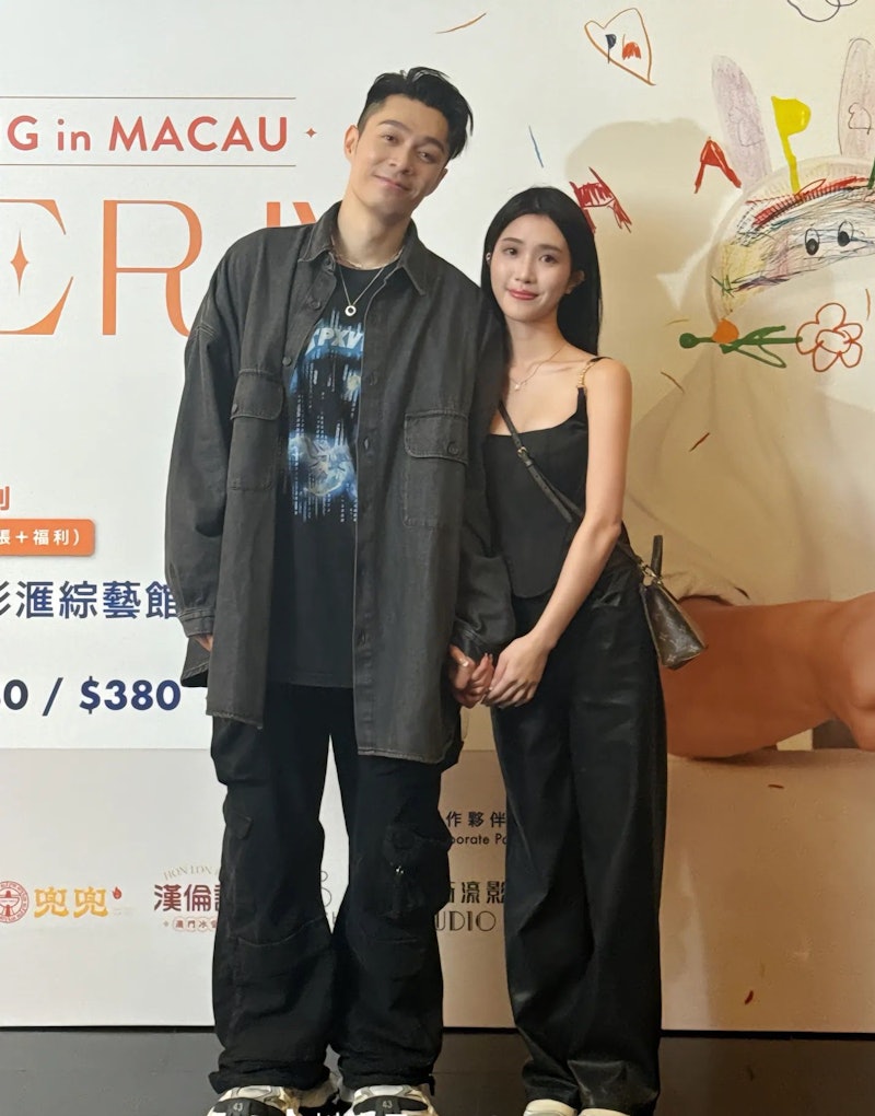 HK singer Pakho Chau holds hands with fan in Macao, causing a stir online