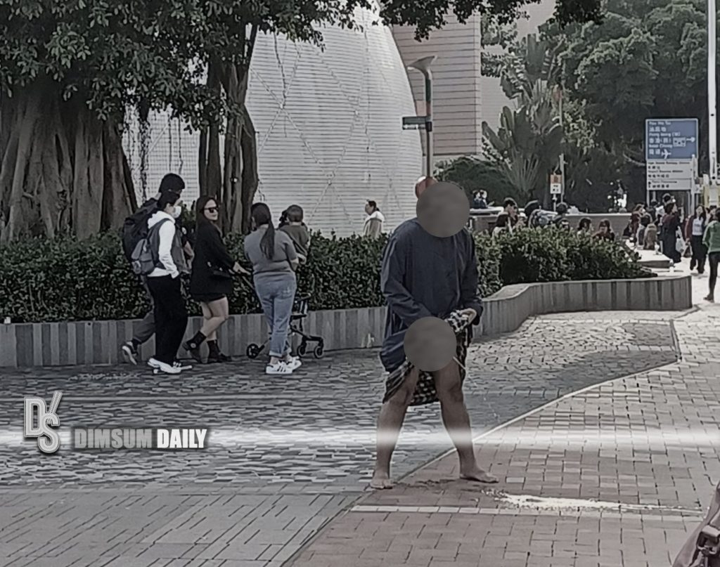 South Asian man spotted urinating in front of Hong Kong Science Museum
