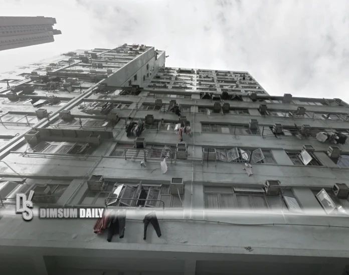 12-year-old girl jumps off building on Nelson Street in Mong Kok