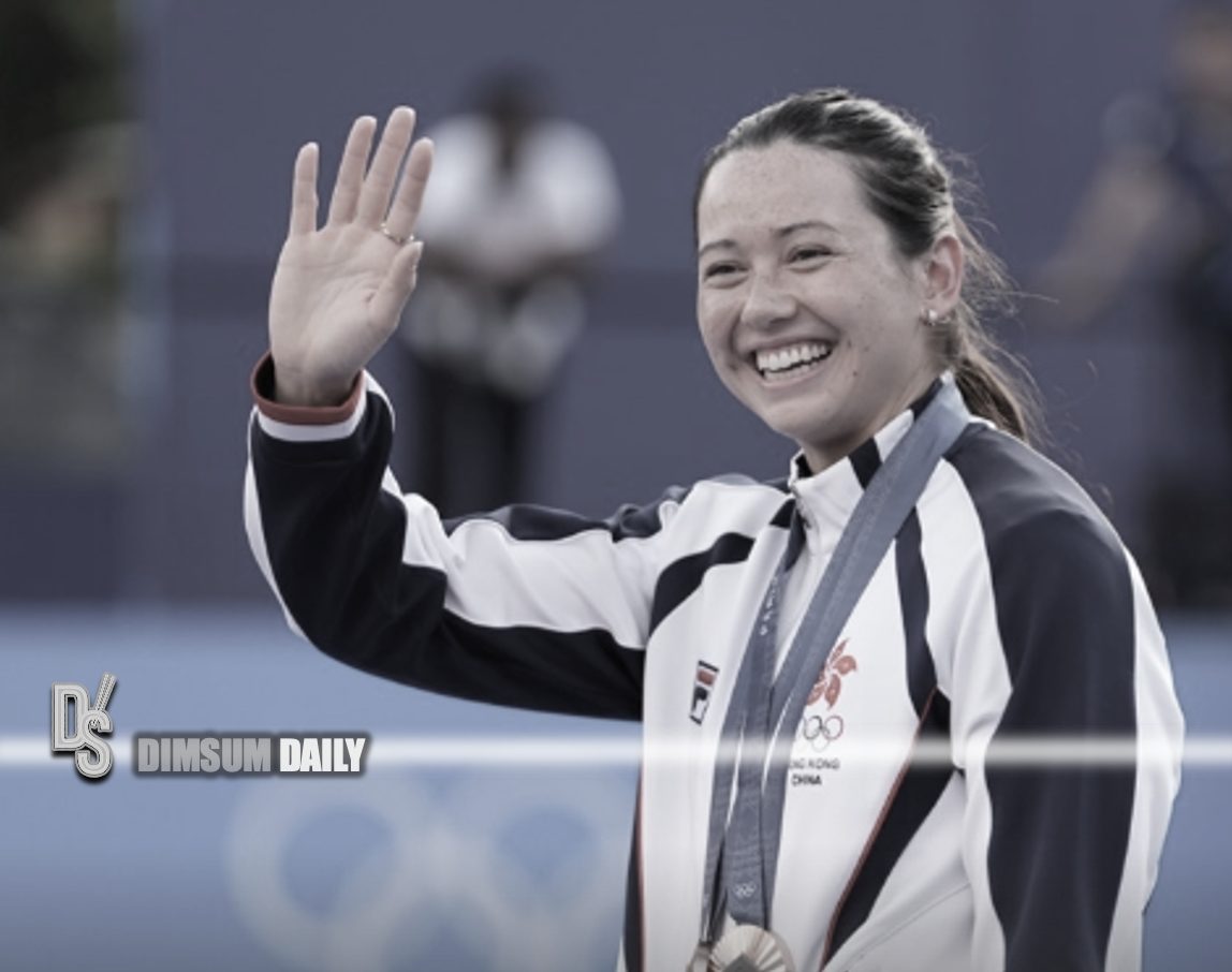 Rosanna Law congratulates Siobhan Haughey on gold medal win at World ...
