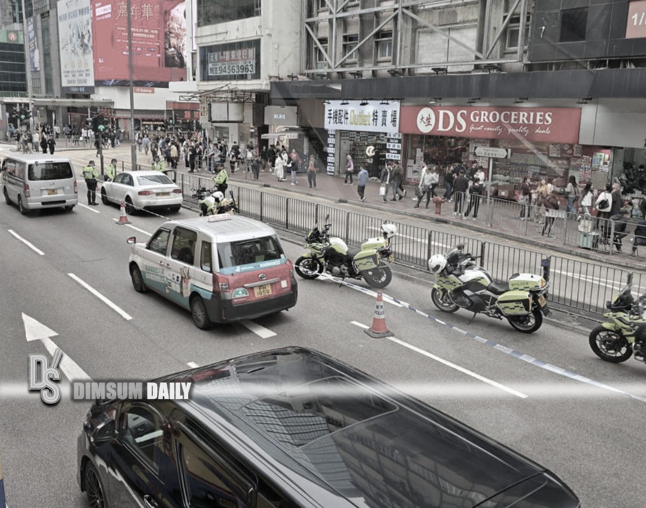 Driver flees after traffic police intercept white Audi private car in ...