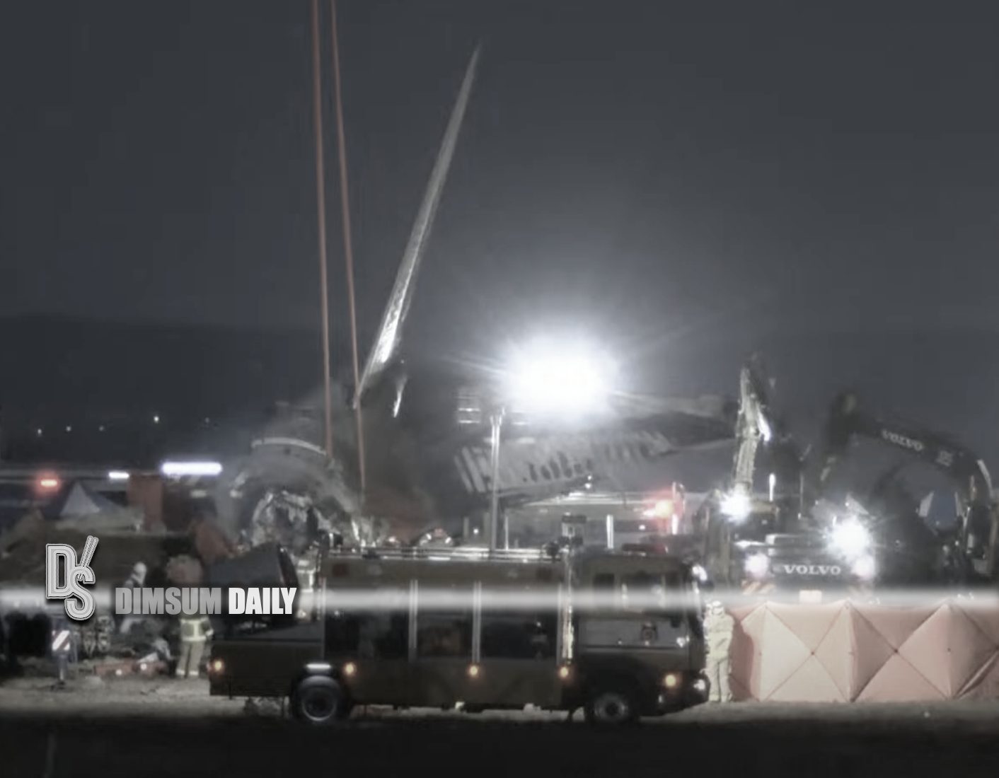 179 perish in Jeju Air crash, scene exposes gruesome scent, bereaved ...