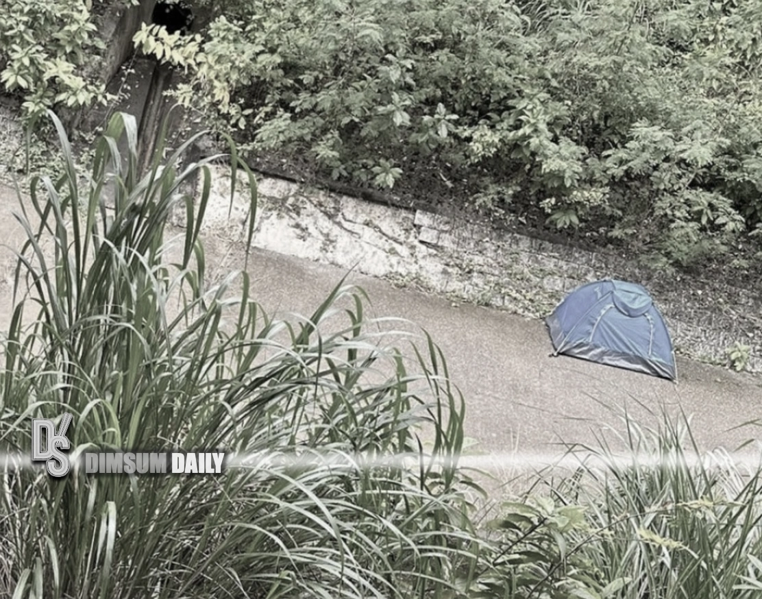 Unusual camping setup sparks curiosity along Tai Po River