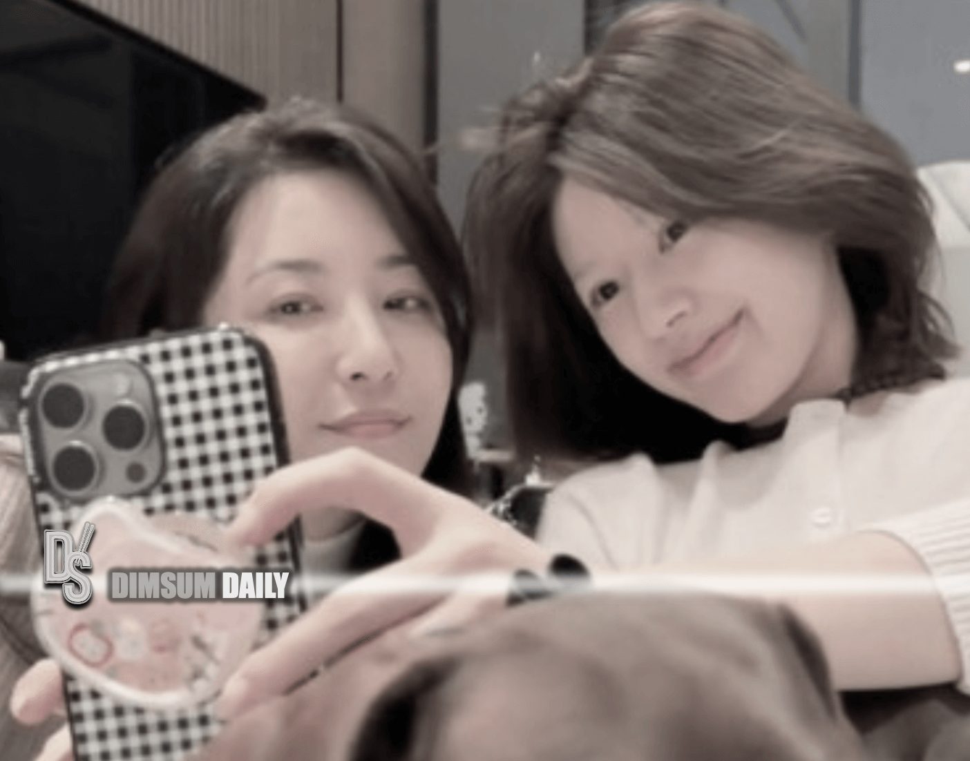 Zhao Lusi's health journey shines light on friendship with Zeng Li in emotional New Year reflection