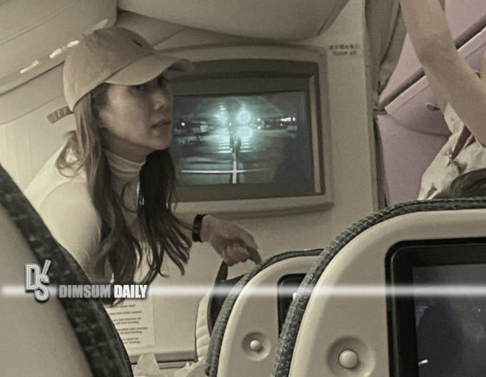 HK actress Linda Chung's low-key flight back to Canada captured by fans