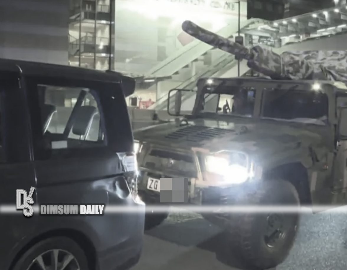 PLA vehicle equipped with "rapid-fire mortar" collides with seven ...