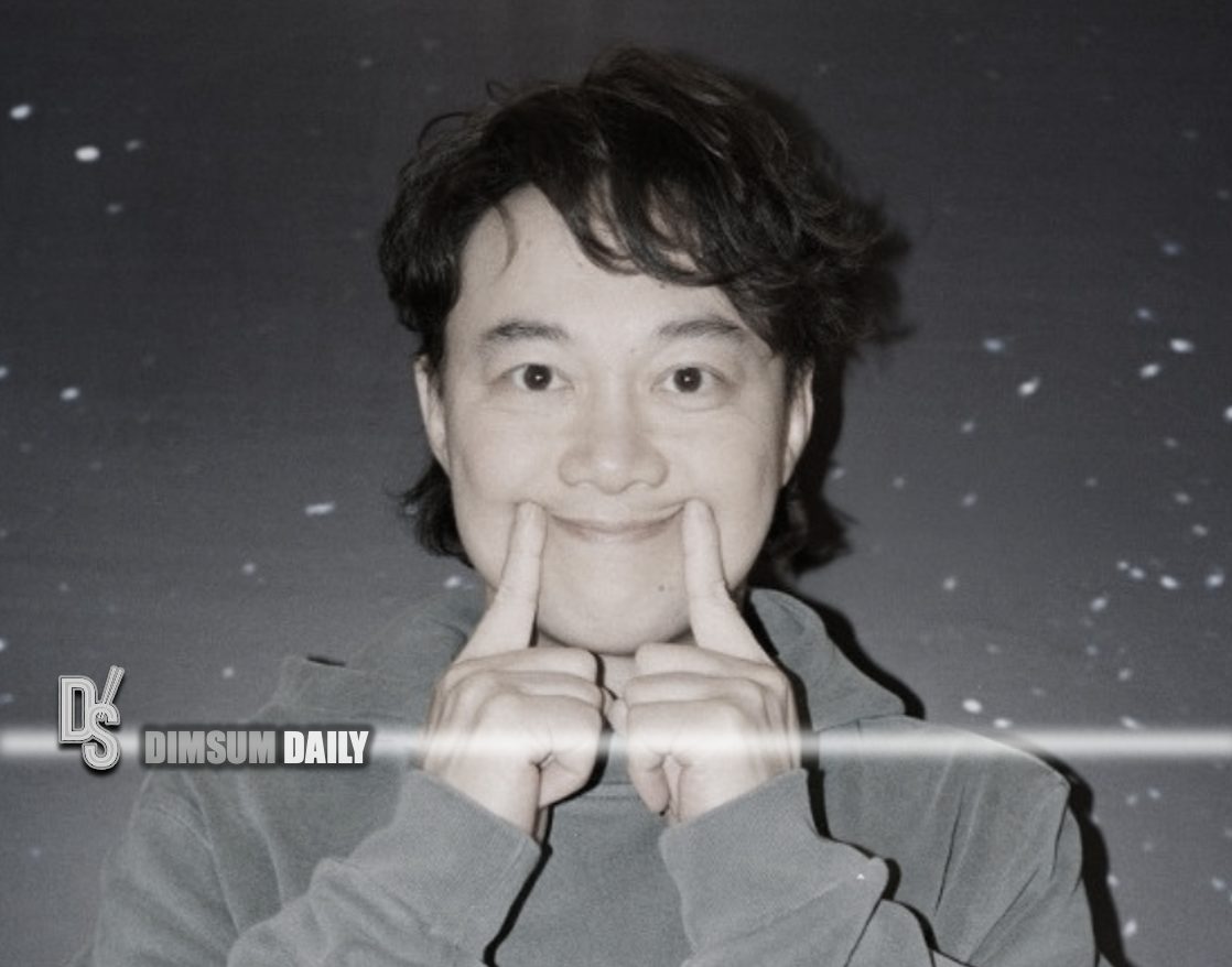 Eason Chan delights fans in Foshan concert with surprise striptease