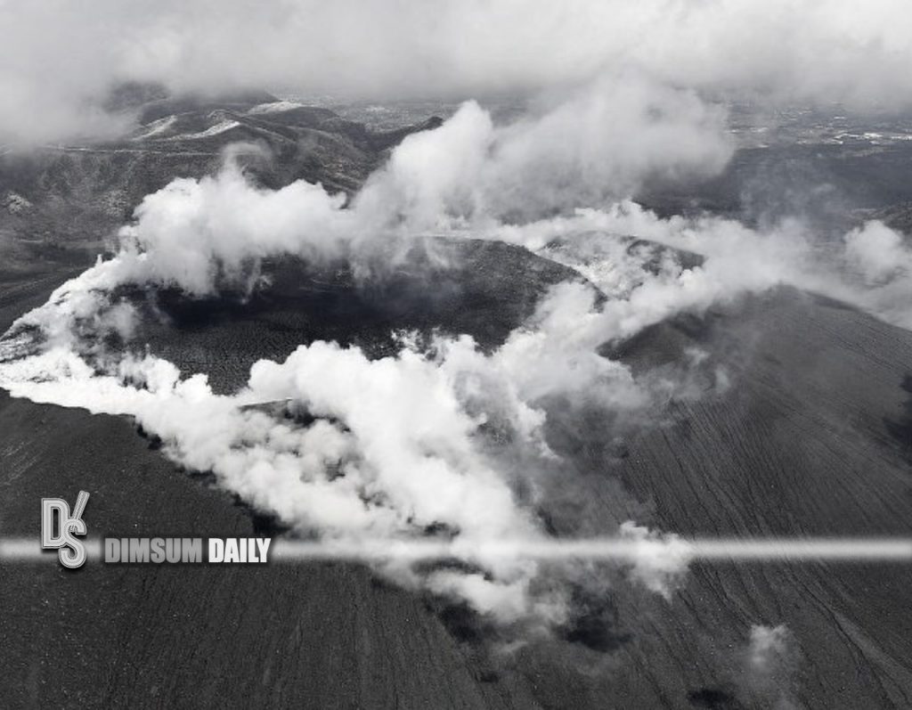Volcanic alert level raised for Shinmoedake in Japan as activity intensifies