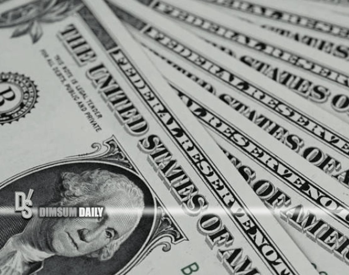 U.S. dollar falls as investors flee to safe havens