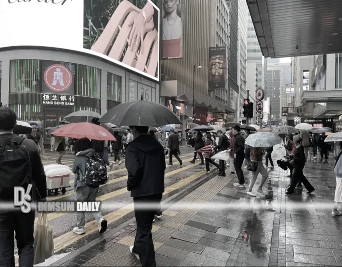 Amber Rainstorm Warning issued in Hong Kong at 1.22pm