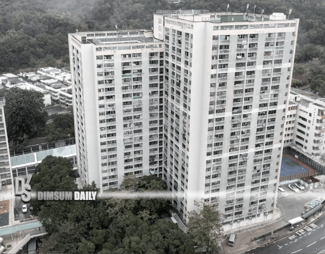 Window falls at Cheung Shan Estate in Tsuen Wan, injuring passersby ...