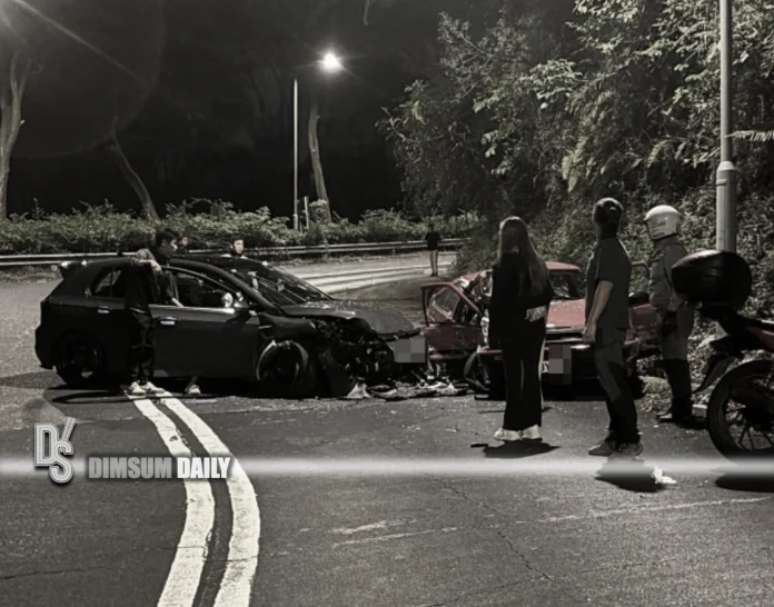 Head-on collision on Route Twisk leaves four injured and driver trapped ...