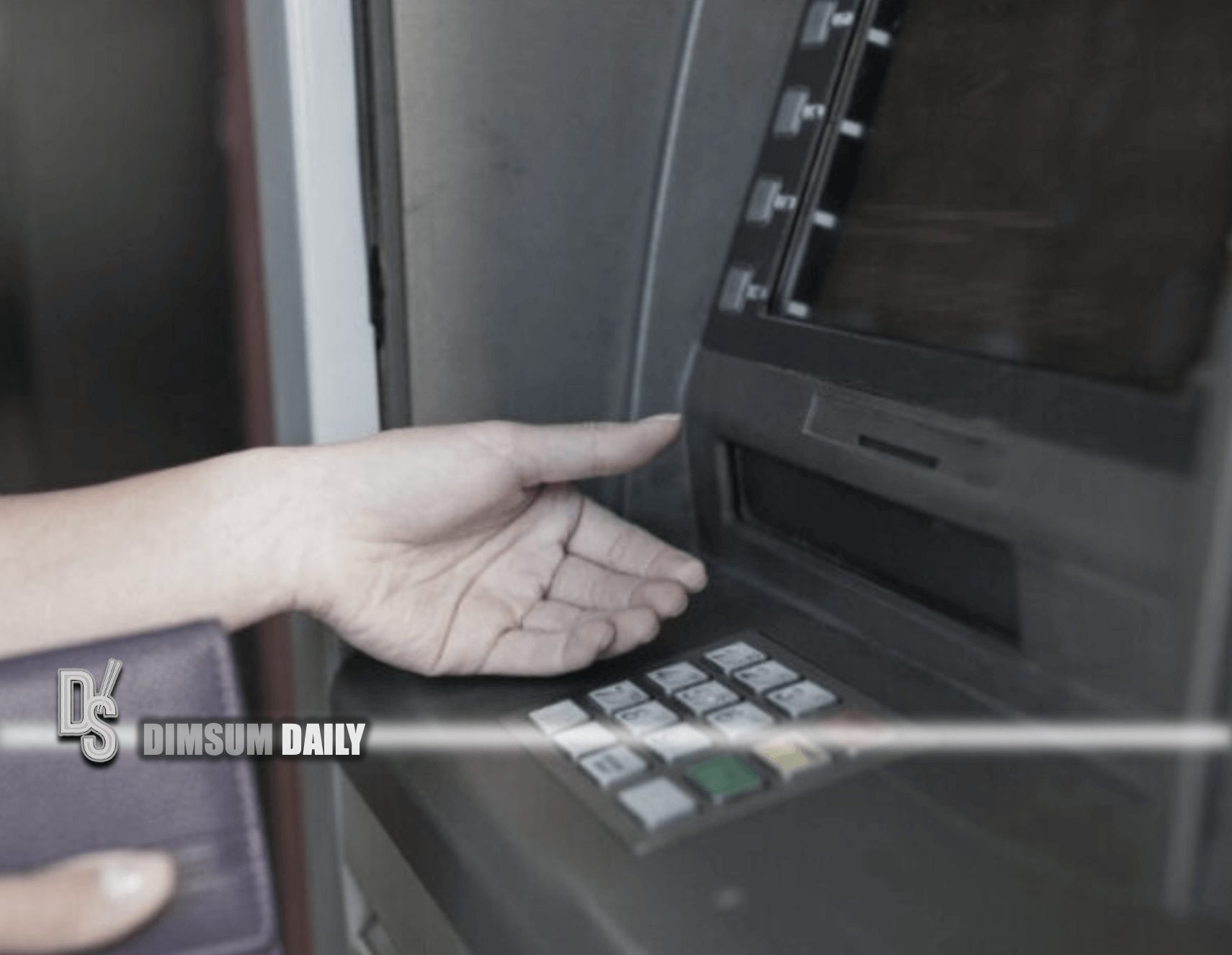 HK$12,000 ATM deposit recorded but not credited, leaving Hong Kong customer in disbelief