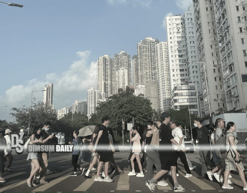 Hong Kong Observatory issues Very Hot Weather Warning as temperatures soar