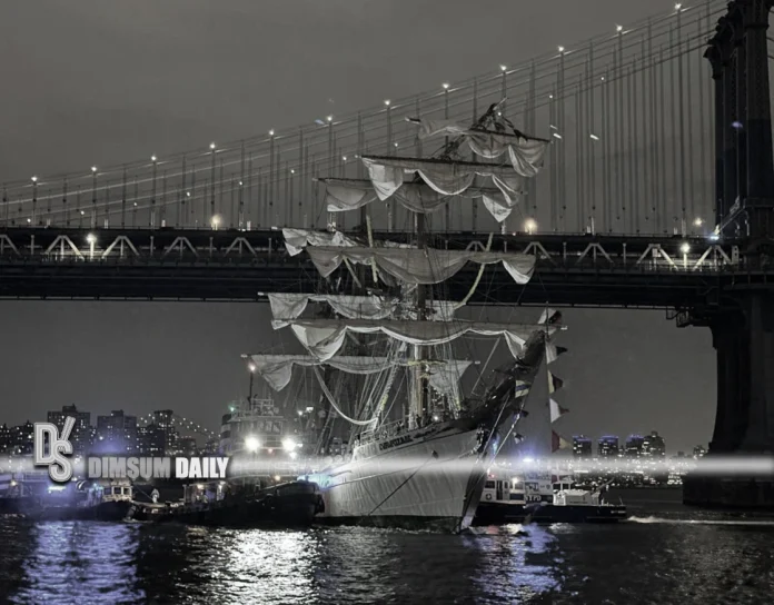 Mexican Navy’s Cuauhtémoc strikes Brooklyn Bridge, leaving several injured