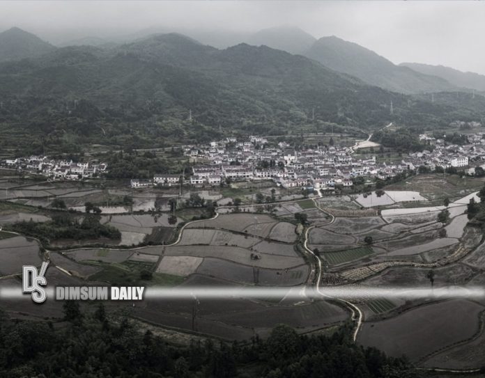 Landslides in Guizhou Province trap individuals in Dafang County