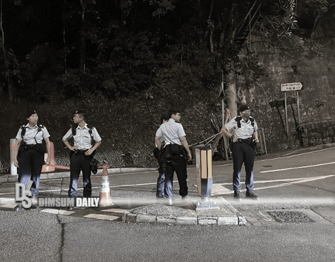 Couple fights off hammer-wielding attacker in robbery attempt on The Peak