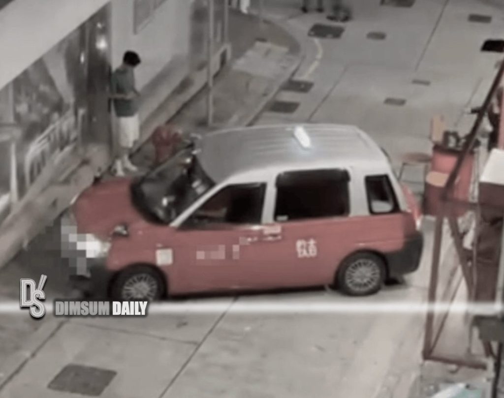 Taxi driver's unusual manoeuvre caught on camera sparks online discussion