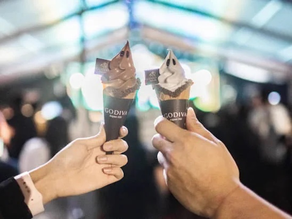 Godiva Chocolatier's dark chocolate ice cream at Cityplaza found by CFS ...