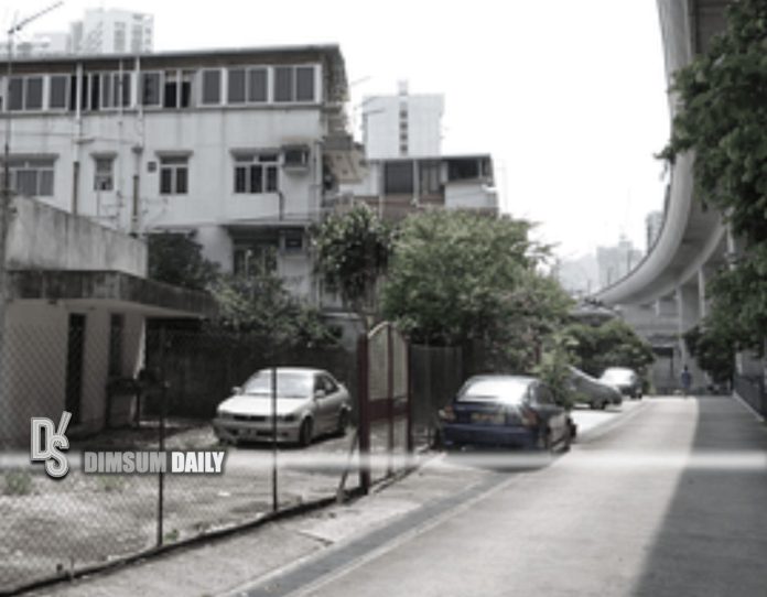 Police detain private car owners, Grandson suspected as driver wanted ...