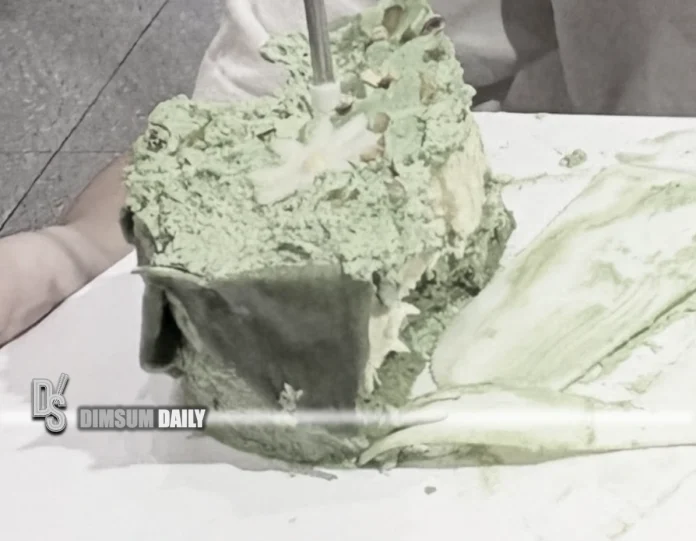 Netizen's birthday cake mishap unveils controversy at restaurant as ...
