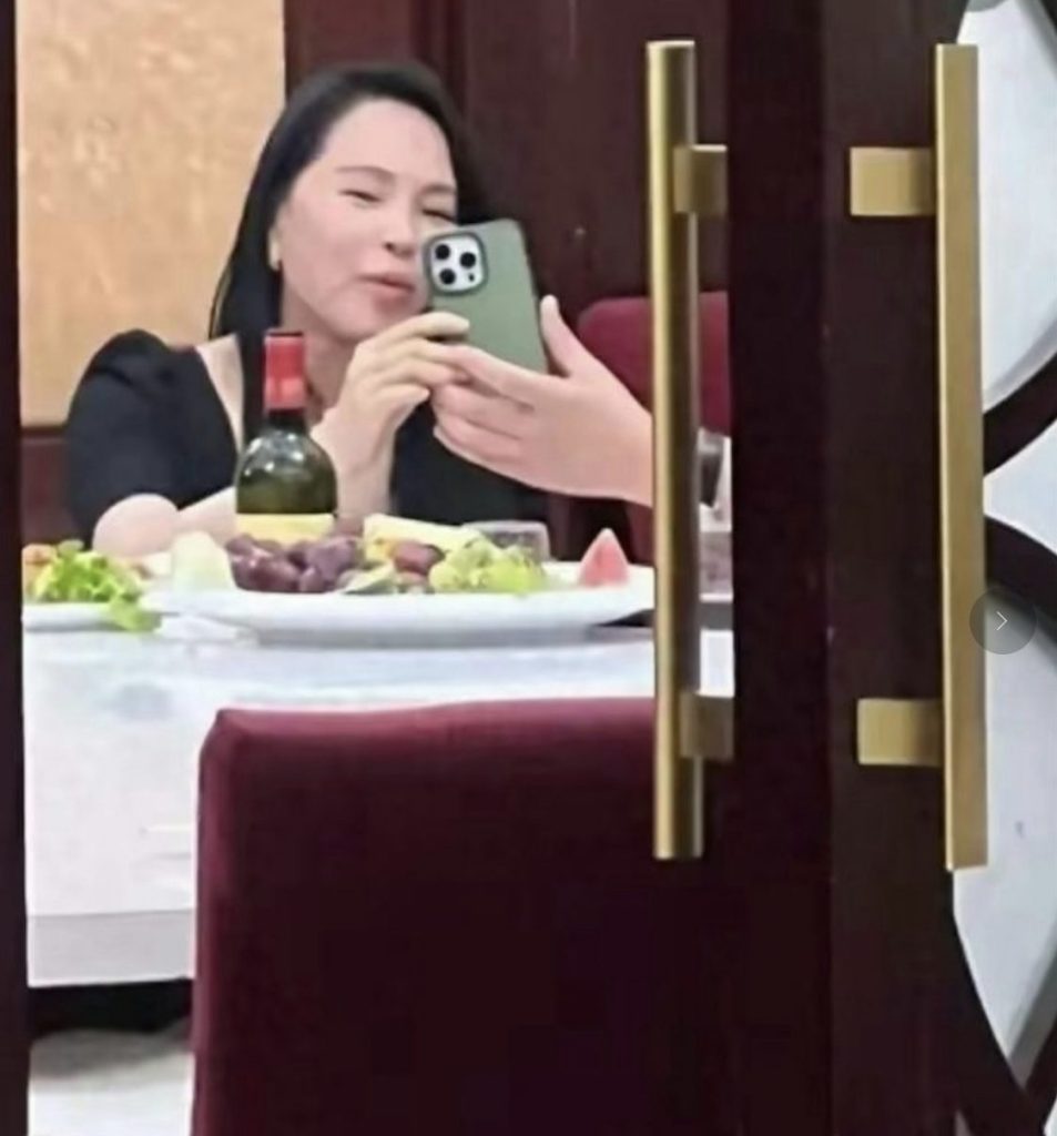 Taiwanese singer Annie Yi's natural look in Paris raises eyebrows