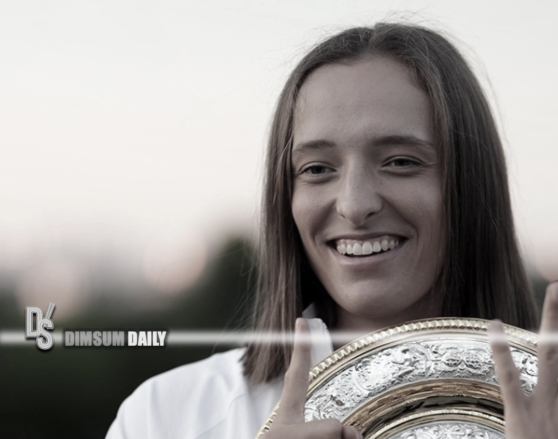 Iga Swiatek dominates Amanda Anisimova to claim maiden Wimbledon title