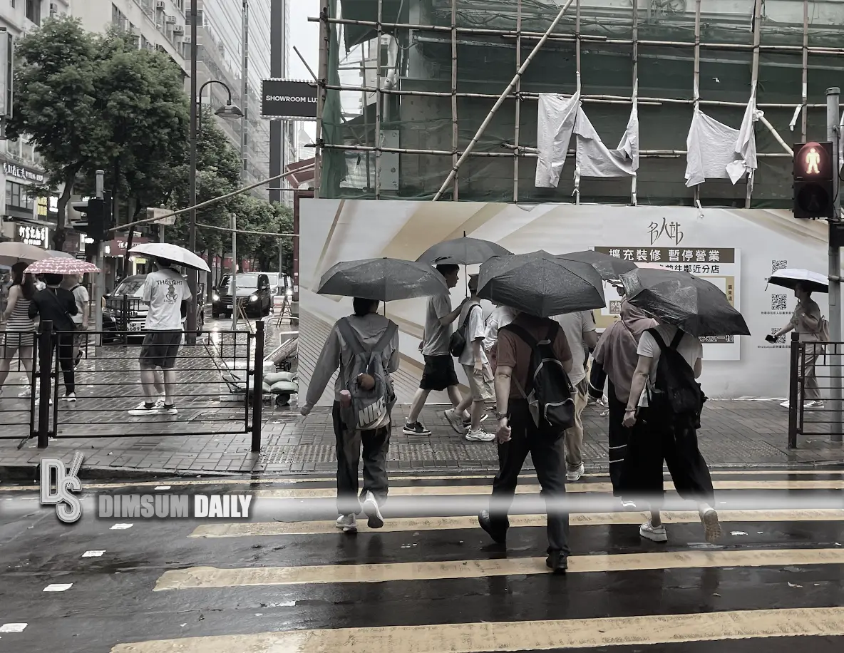 Netizens discuss Hong Kong’s fascination with 'typhoon holidays'