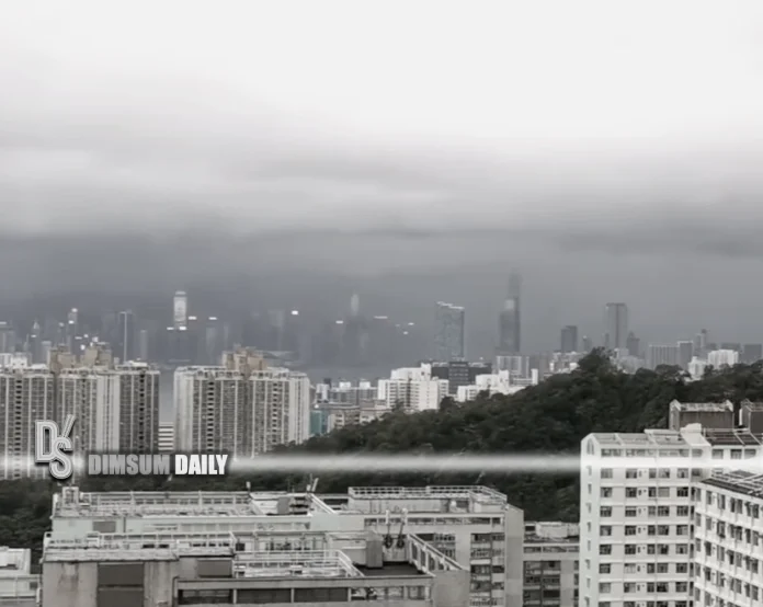 Amber Rainstorm Warning Signal issued by Hong Kong Observatory at 5pm ...