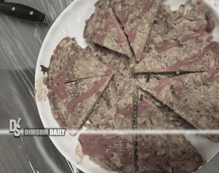 Authentic Indomie cooking method shared by Indonesian domestic helper ...