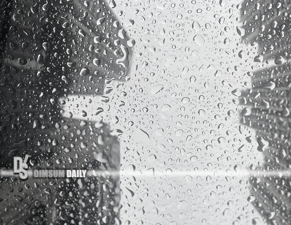 Red Rainstorm Warning Signal issued at 7.40pm