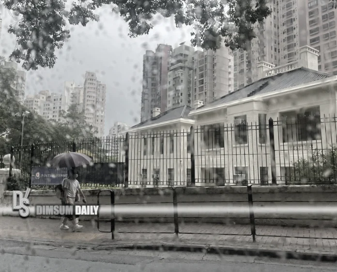 Amber Rainstorm Warning issued by Hong Kong Observatory at 11.20am as ...
