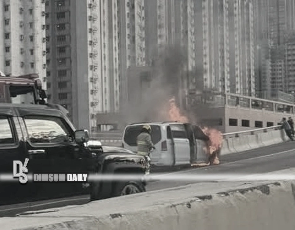 Car fire on Lung Fu Road causes traffic disruption near Tuen Mun-Chek ...