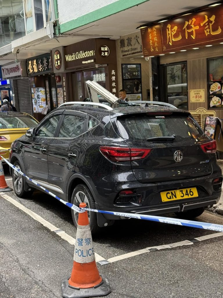 Aluminium window falls from height in TST and strikes a parked car ...