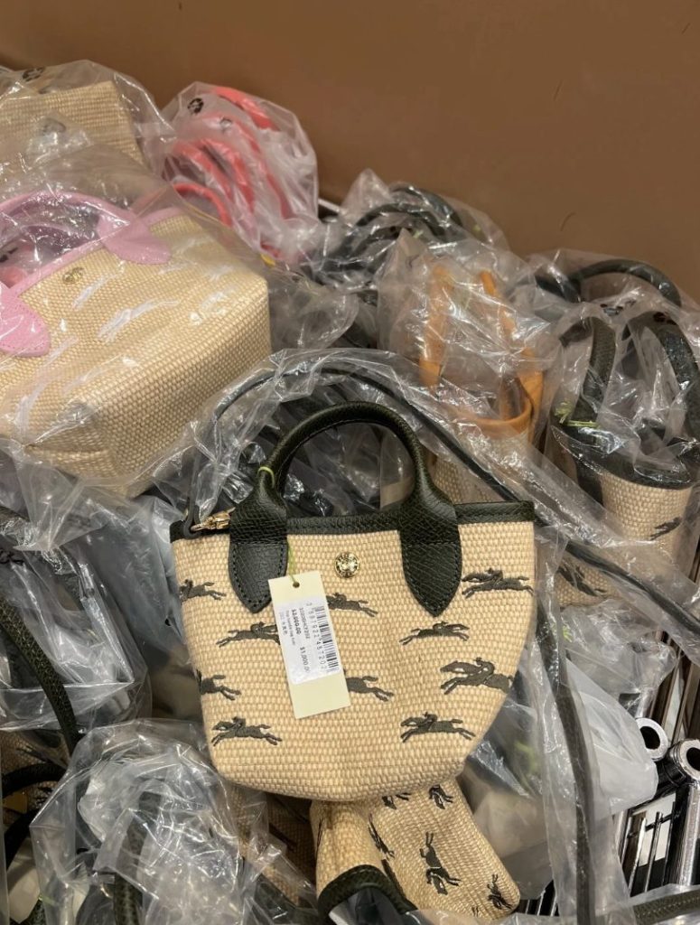 LONGCHAMP launches warehouse sale at SOGO Causeway Bay with up to 80% off!