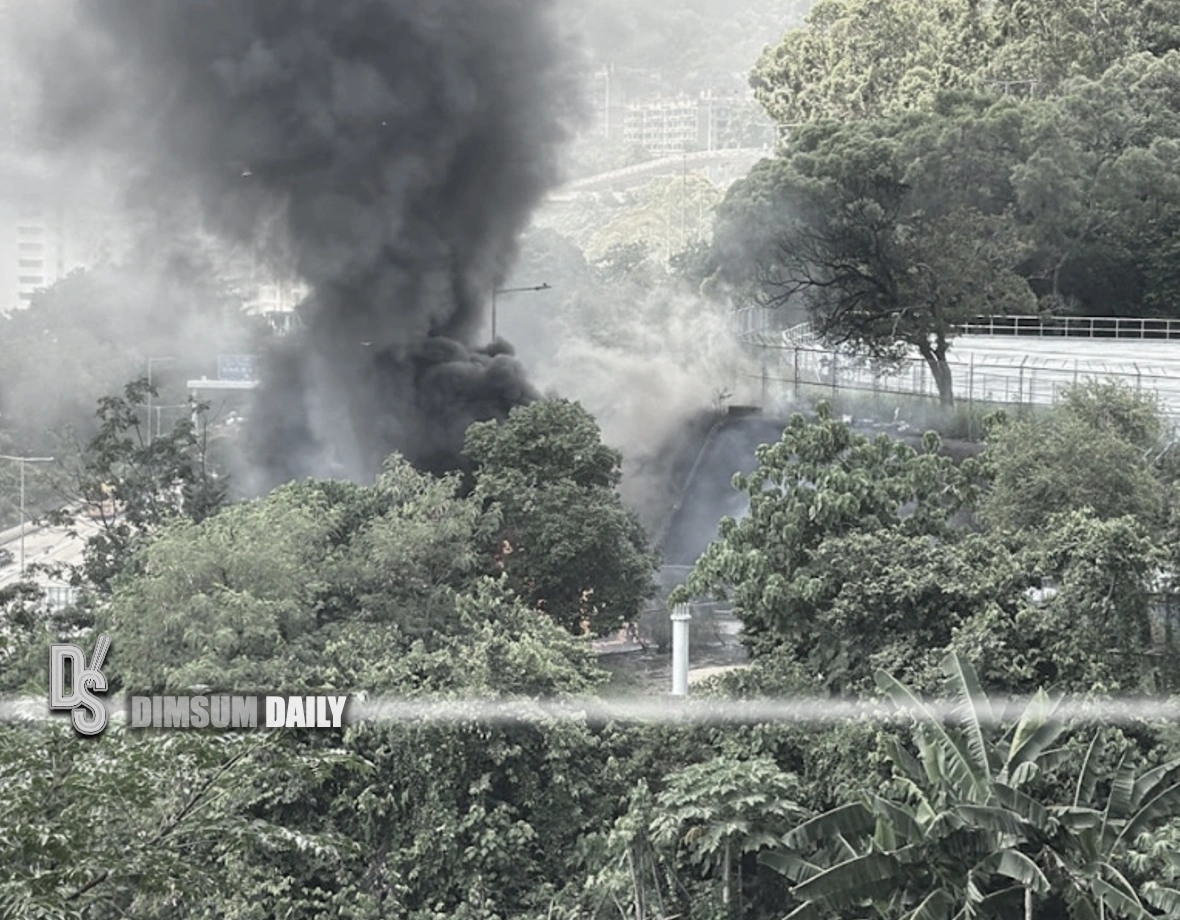 Abandoned van set ablaze near Tai Wo Ping Reservoir in Sham Shui Po
