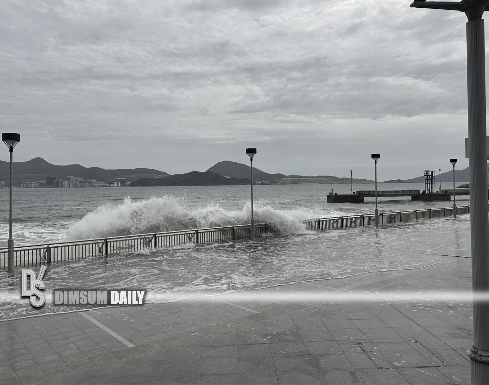Heng Fa Chuen and Chai Wan hit by ferocious waves ahead of Typhoon Signal No. 8
