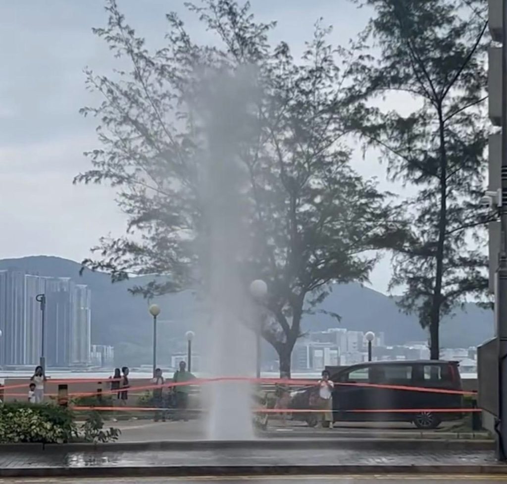 Heng Fa Chuen and Chai Wan hit by ferocious waves ahead of Typhoon Signal No. 8